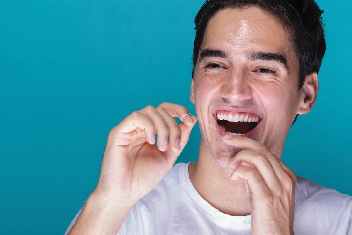 Dental Tips: Top 4 Amazing Benefits of Brushing & Flossing Dental Tips: Top 4 Amazing Benefits of Brushing & Flossing